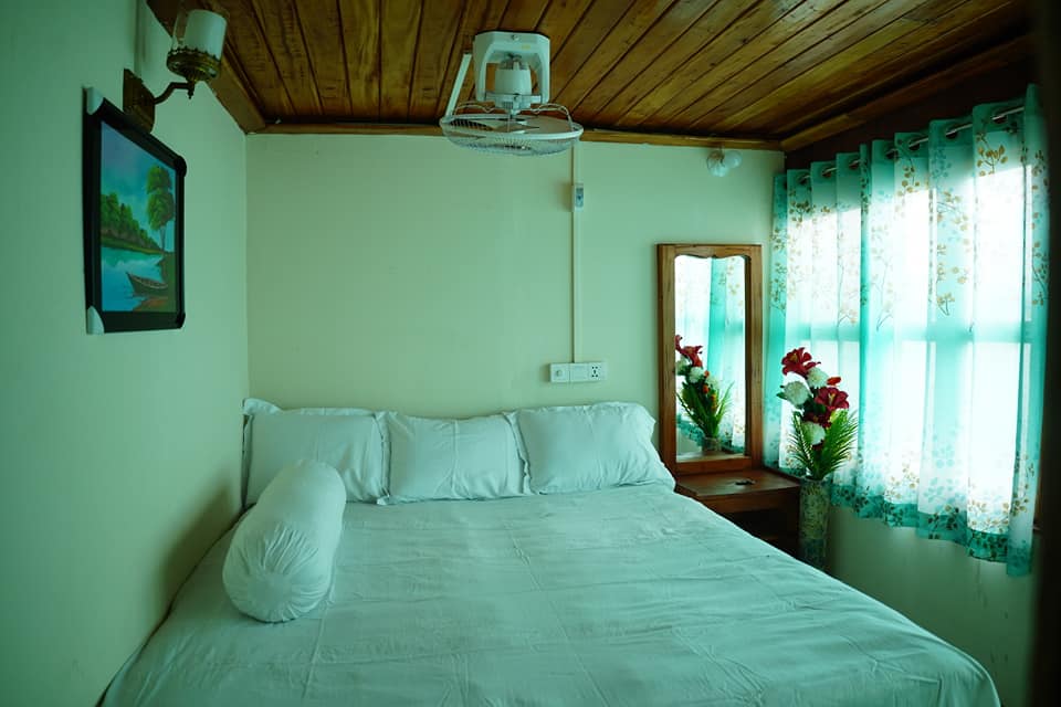 Machranga - A Luxury Houseboat - Take A Boat
